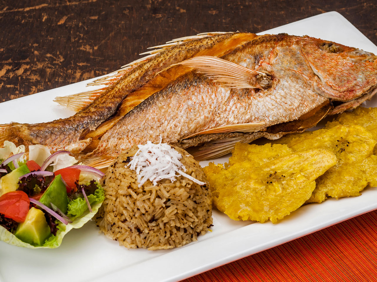 Platos Típicos - Hotel Almirante App